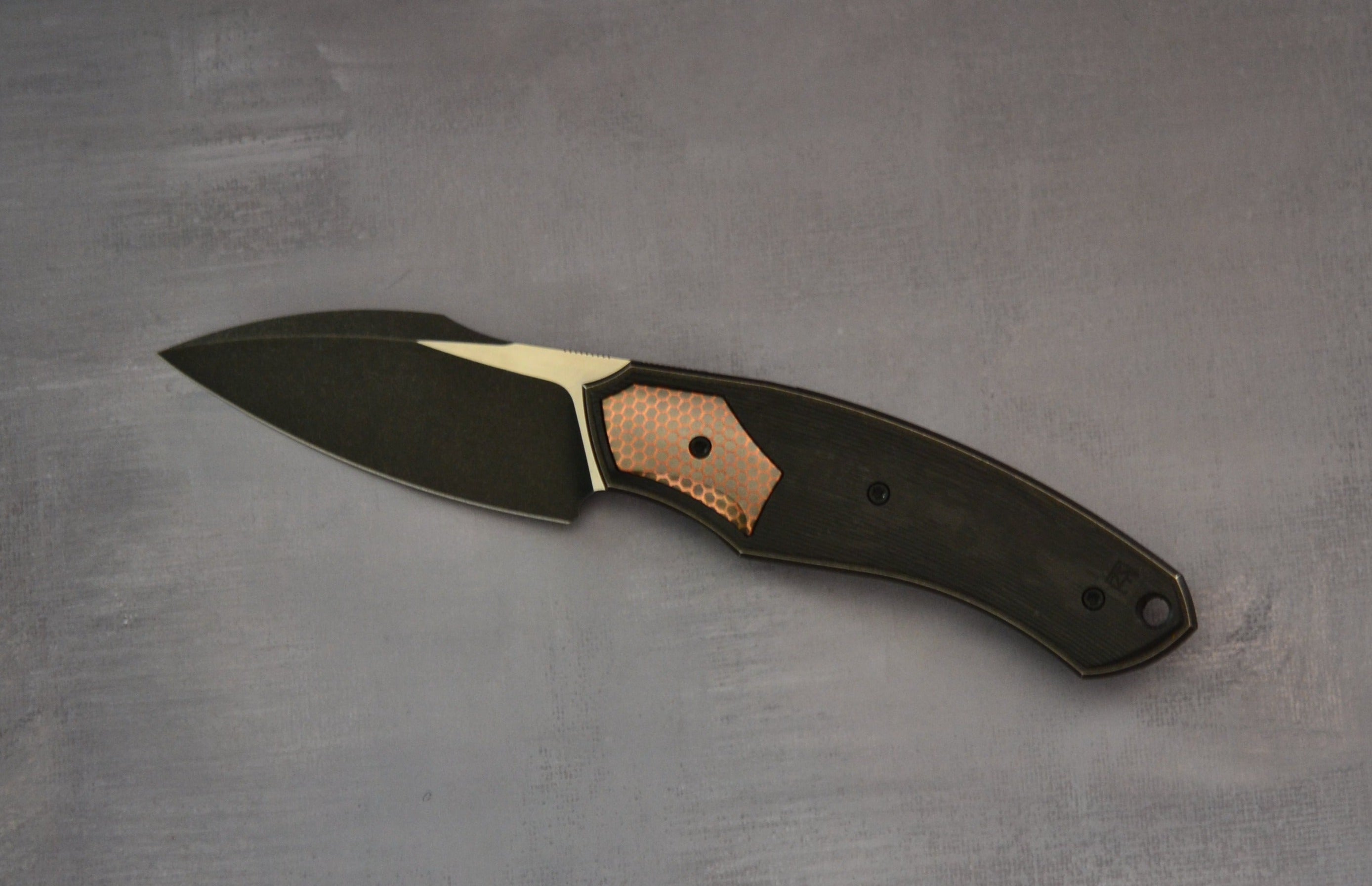 Custom Knife Factory Davless Carbon Fiber & Superconductor w/ Two Tone ...
